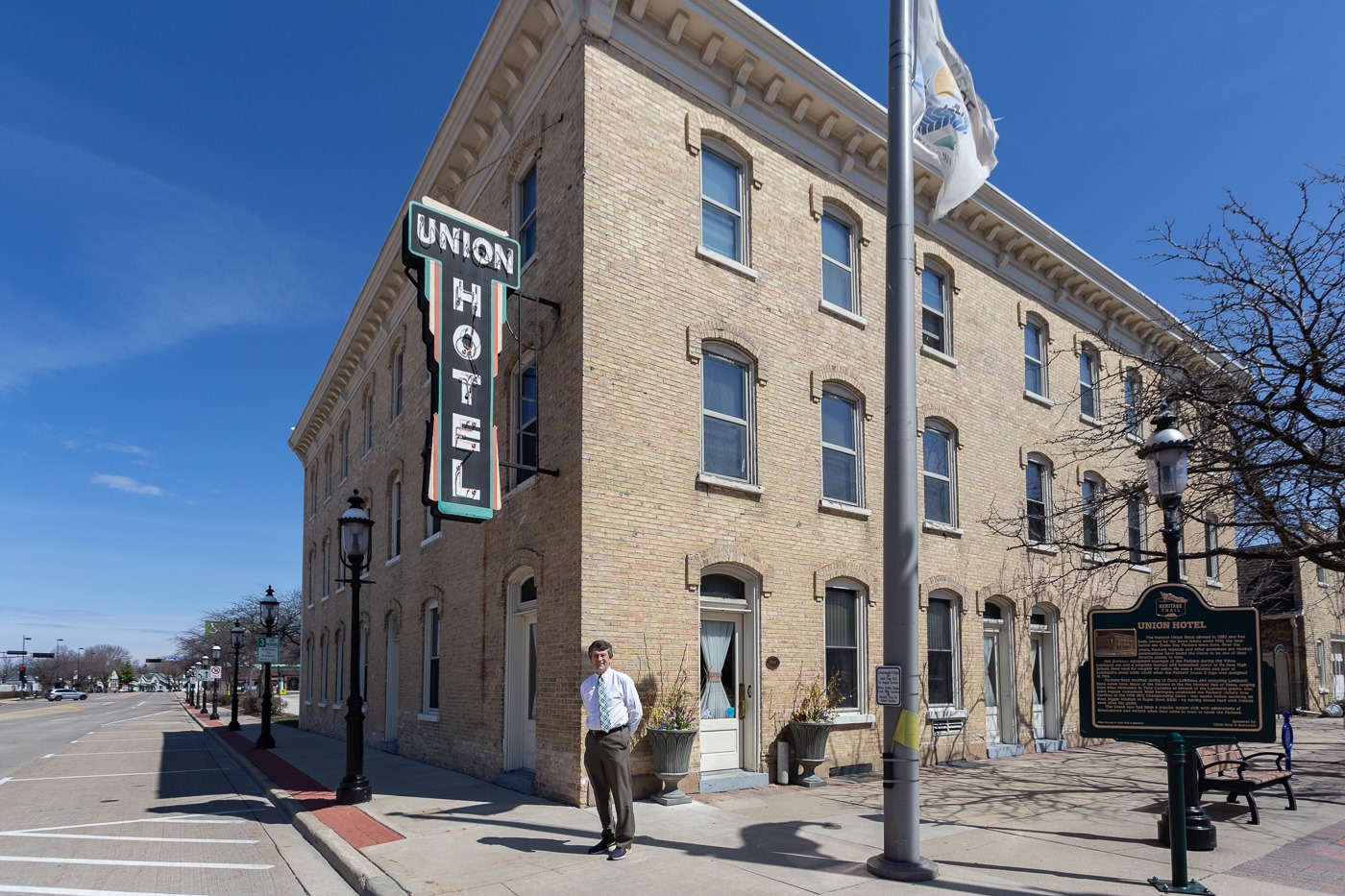 Union House Hotel - Definitely De Pere